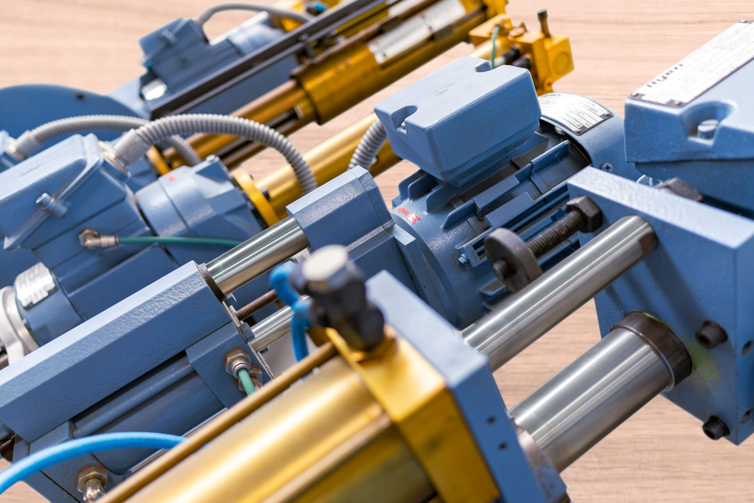 Karl Ayen Maschinen­fabrik GmbH - Präzisions­maschinen für die Holz­bearbeitung