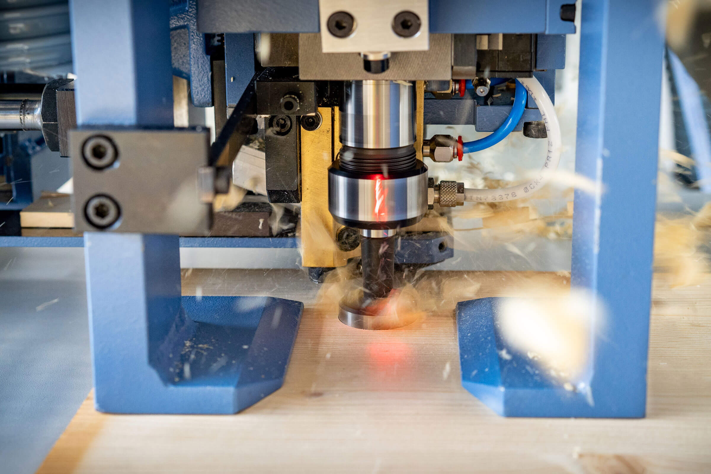 Karl Ayen Maschinen­fabrik GmbH - Präzisions­maschinen für die Holz­bearbeitung